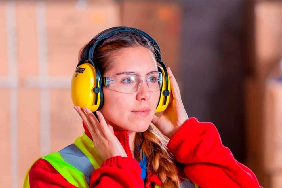 Ruido laboral y su impacto en la salud | SEGUMAK